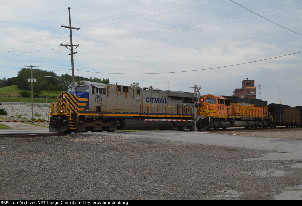 CREX 1341 leads a southbound coal load on the ft scott sub